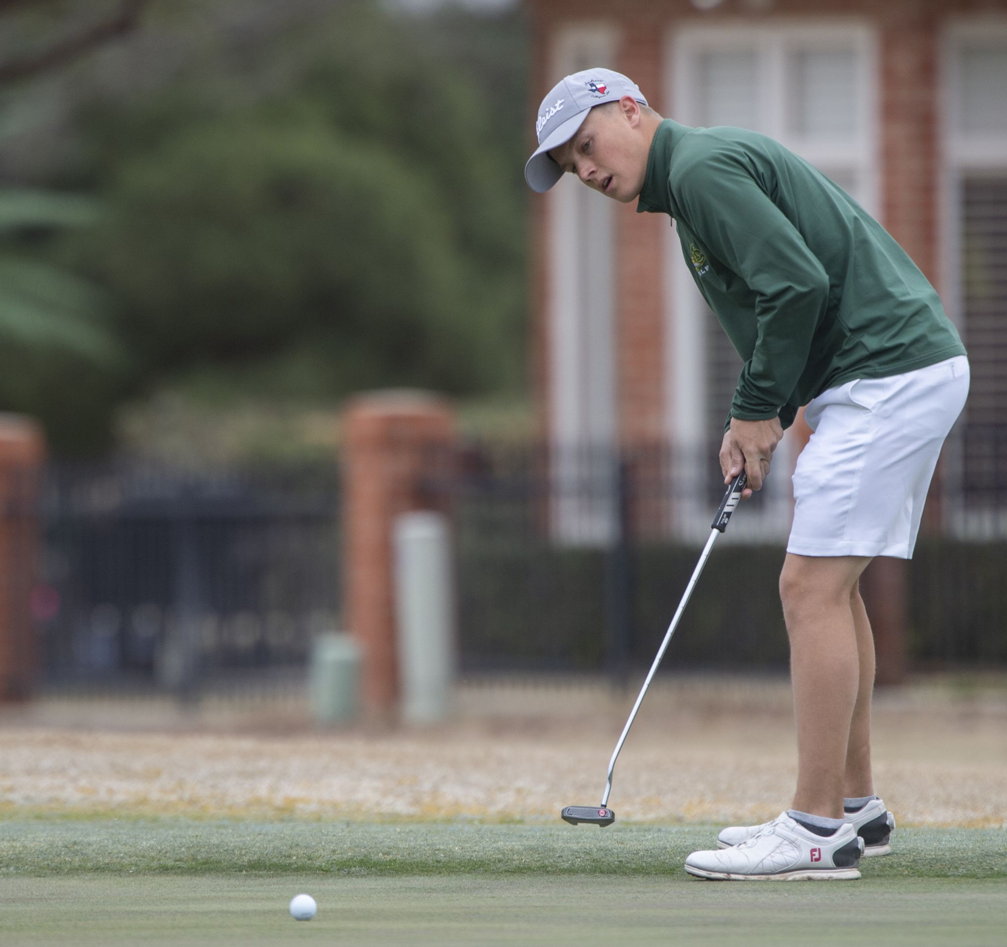 JC GOLF: No. 1 MC sits one stroke behind lead in host tourney