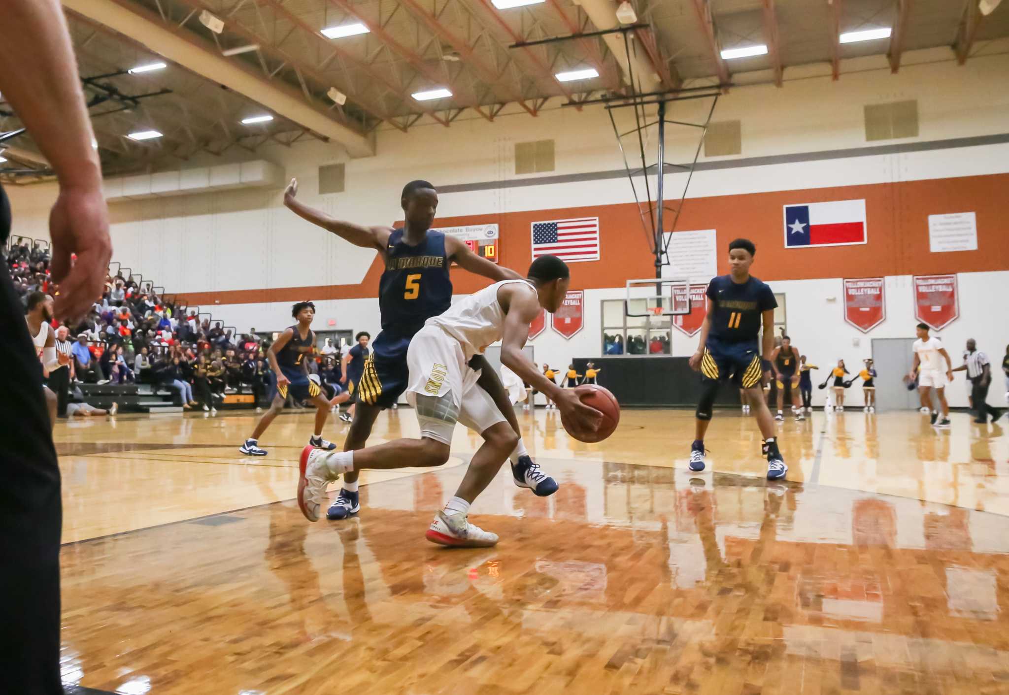 Yates throttles La Marque to reach 4A-III semifinals