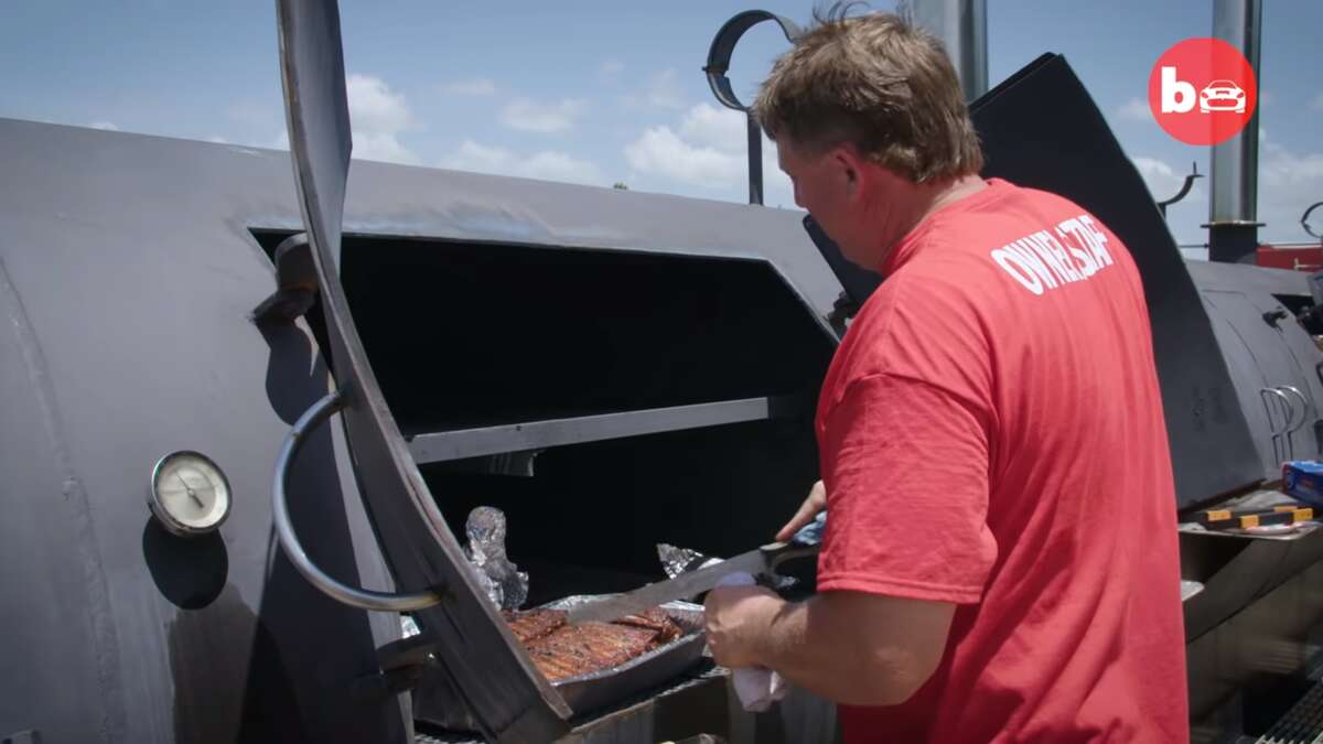 Texas trucker hauls world's largest mobile barbecue smoker