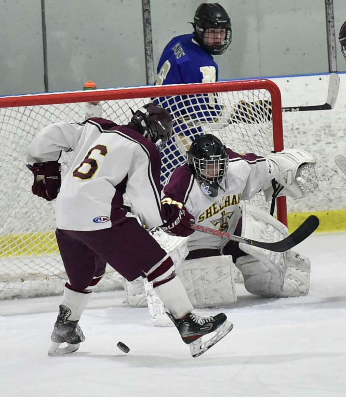 SCC/SWC D-III hockey: Sheehan, New Milford reach final