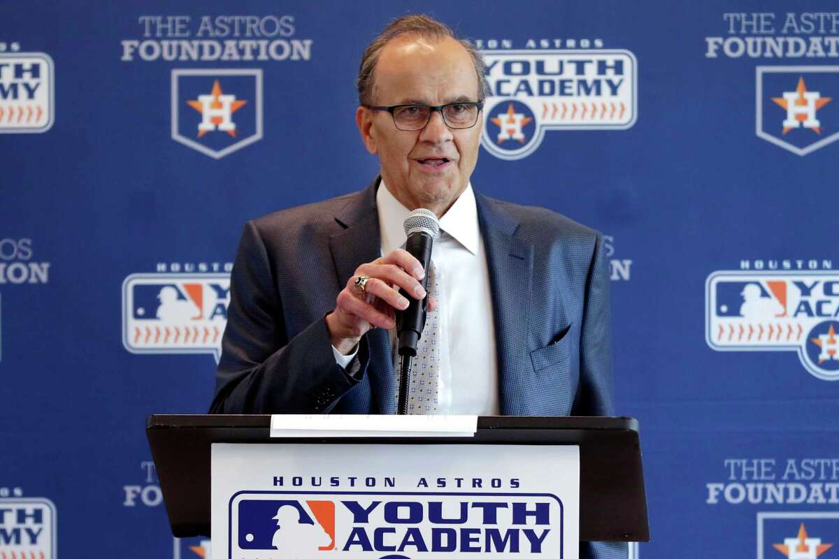 Astros host dedication ceremony for Bob Watson Education Center
