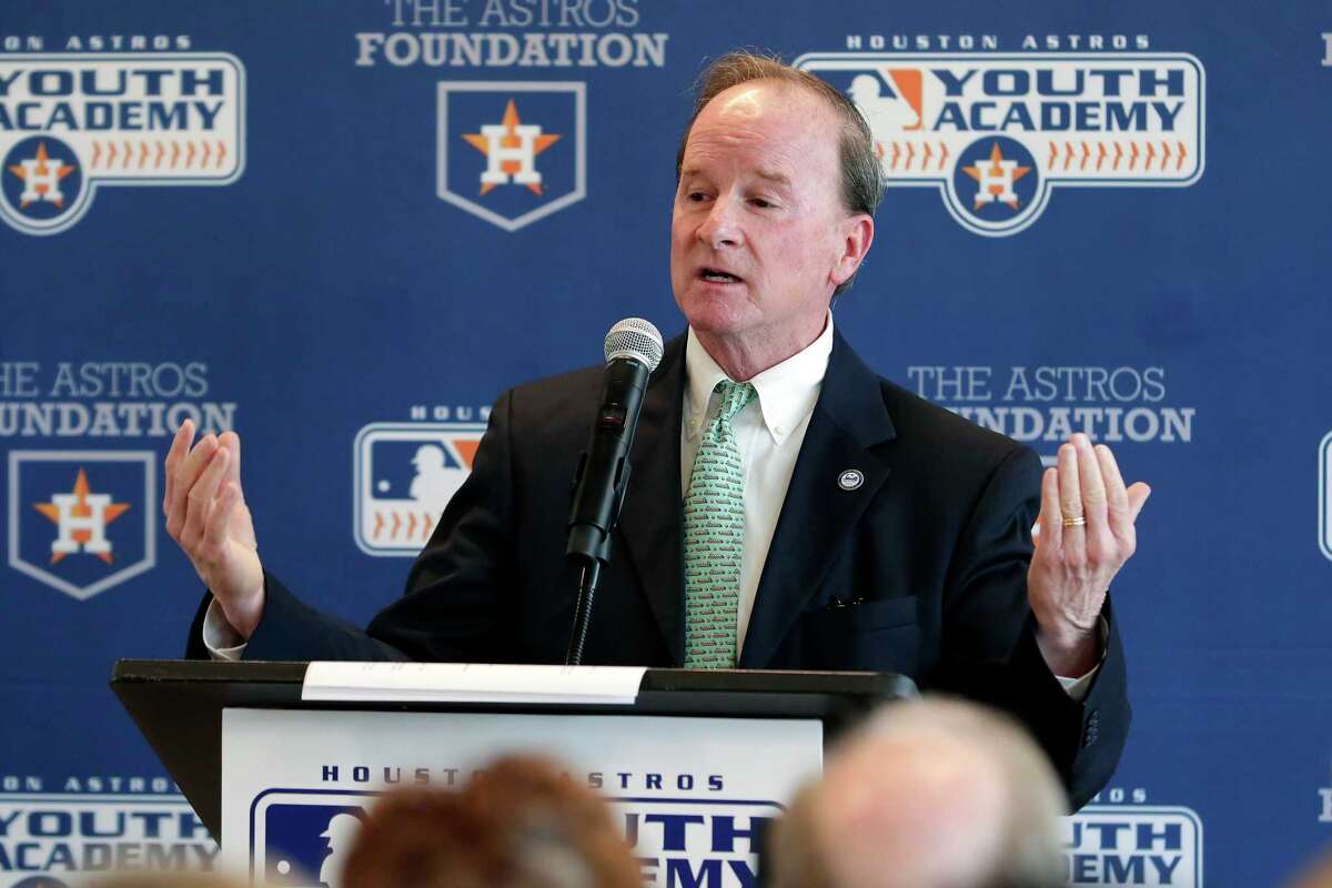 Astros host dedication ceremony for Bob Watson Education Center