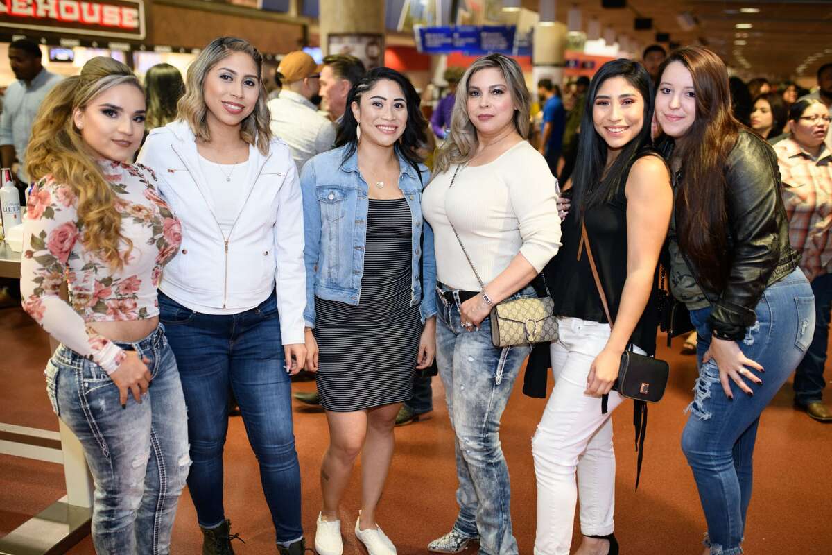 Becky G gets fans dancing at RodeoHouston