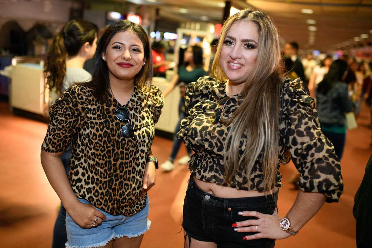 Becky G gets fans dancing at RodeoHouston