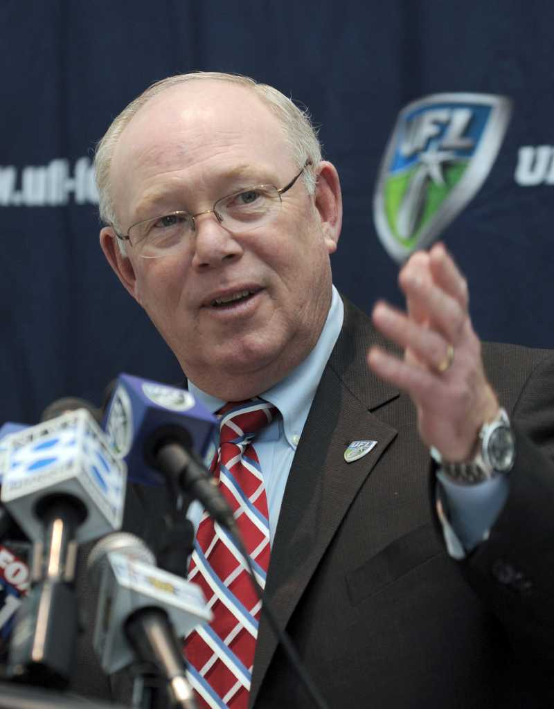 QB McCown sticks with UFL's Hartford Colonials