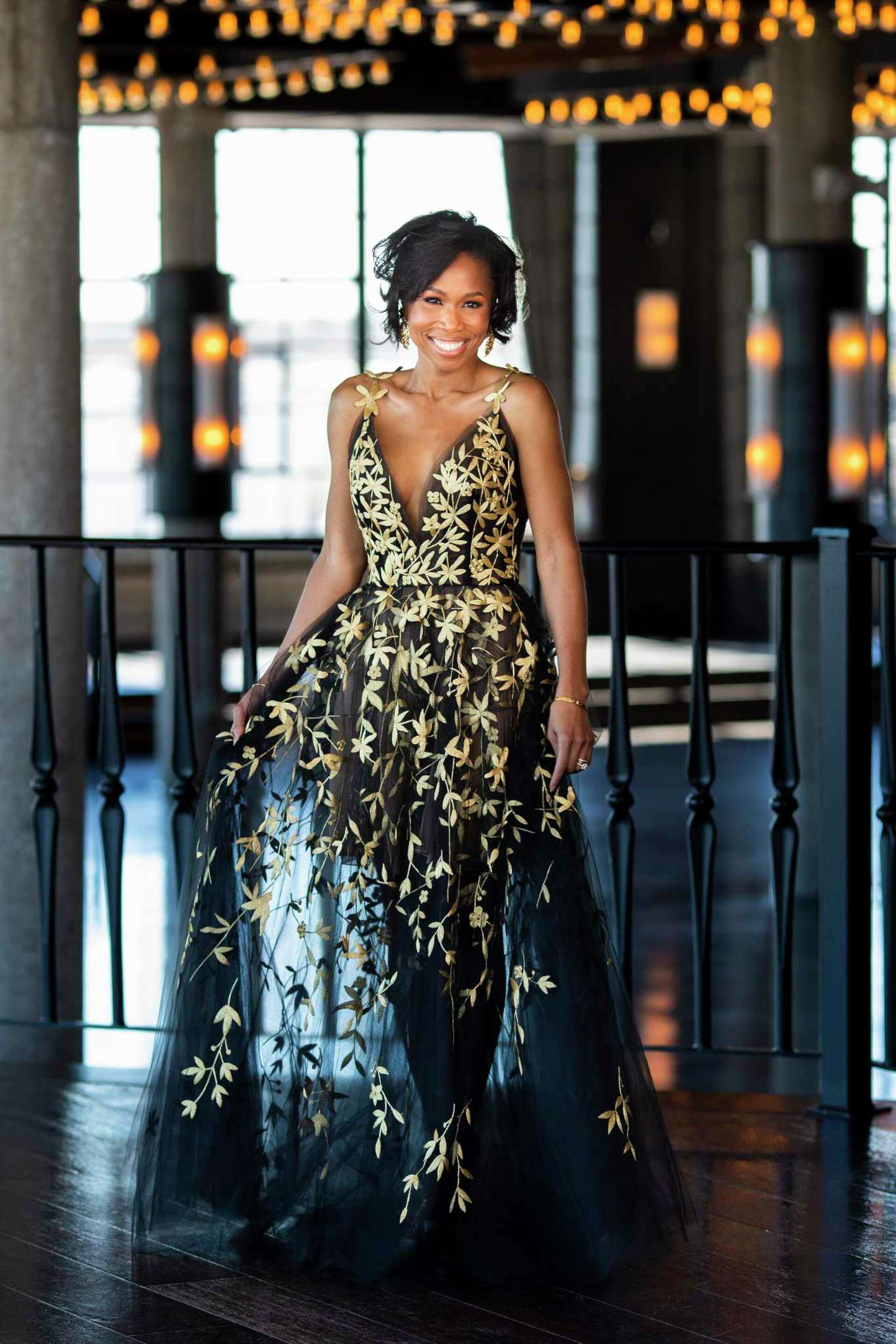 Houston Chronicle Best Dressed Roslyn Bazzelle Mitchell juggles work ...