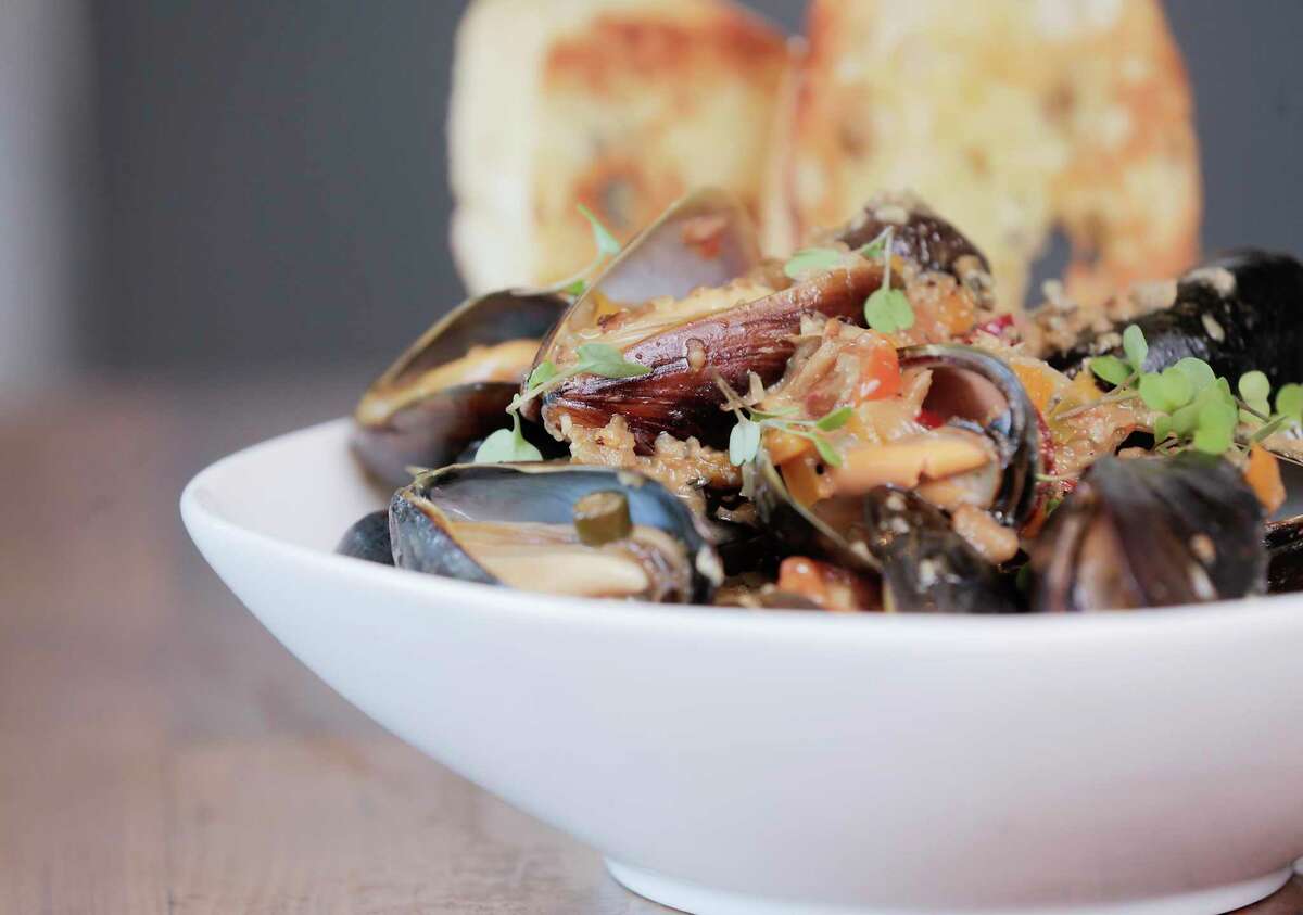 Alison Cook review: Elliot’s Table in Cottage Grove