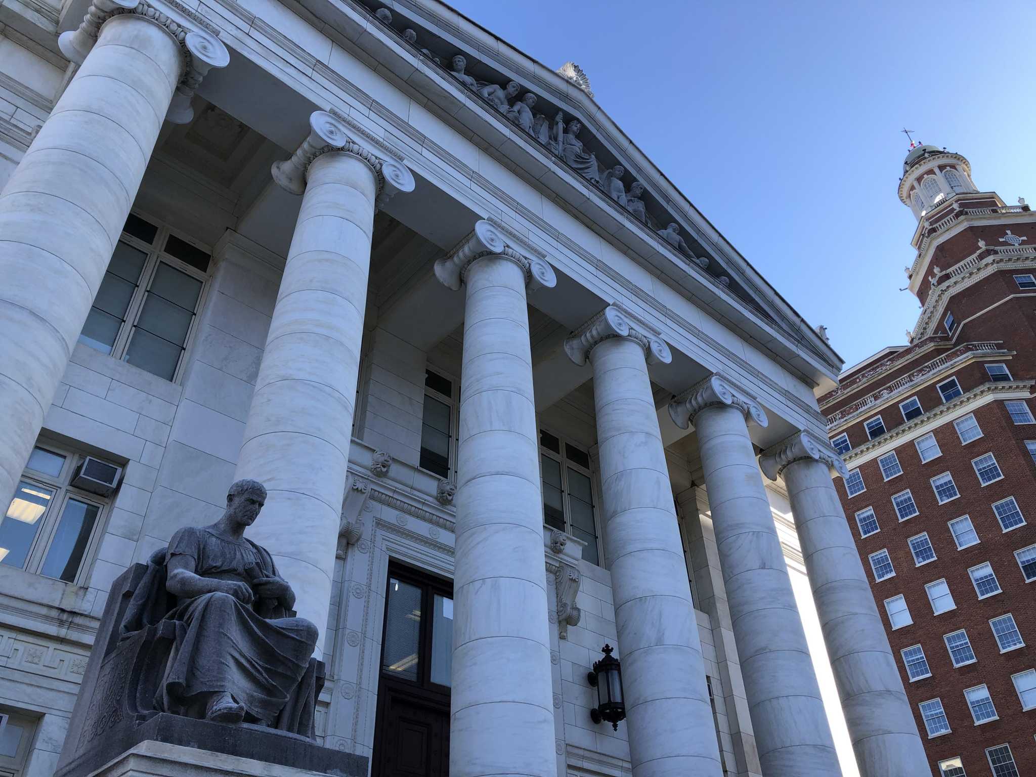 Cops: 4 people charged in New Haven courthouse brawl that hurt marshal