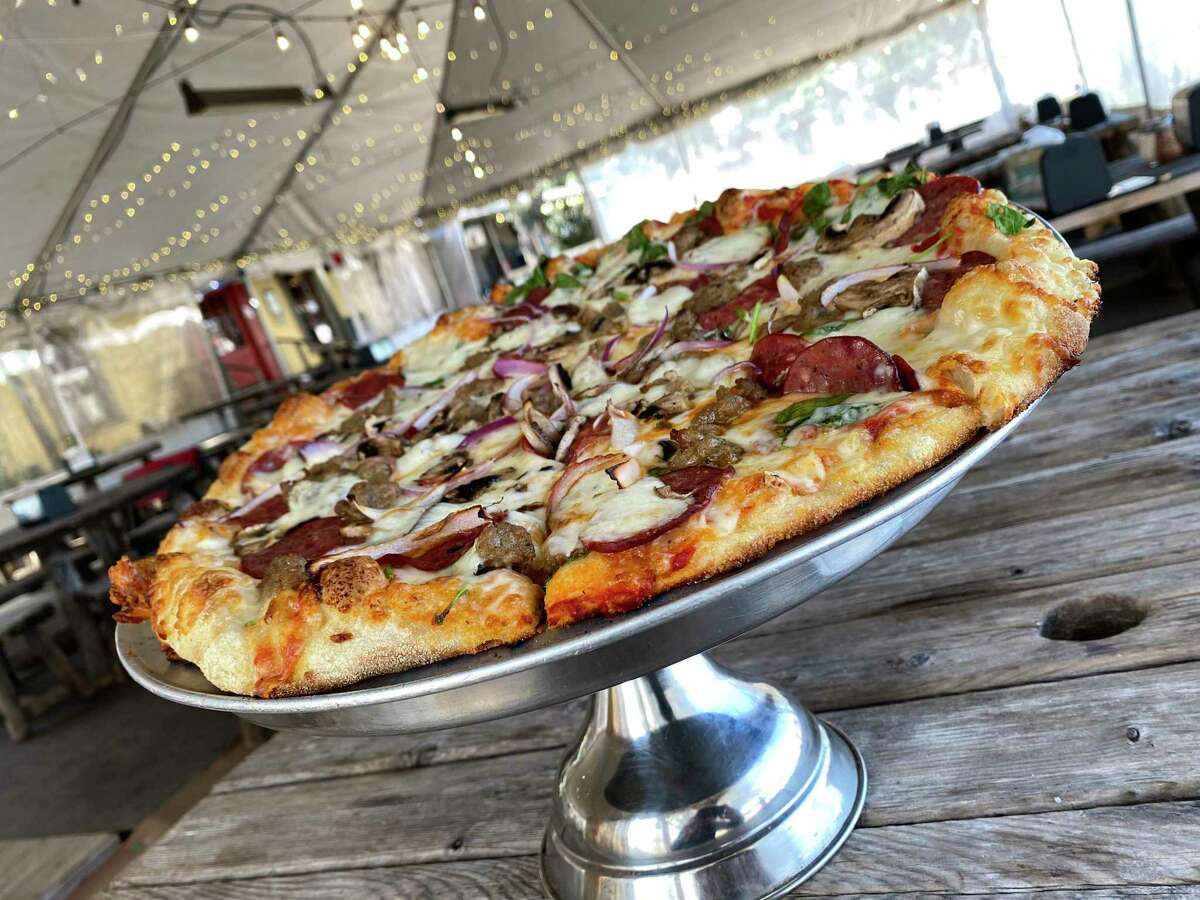 52 Weeks of Pizza: Fralo’s pizza restaurant in Leon Springs is tossing ...