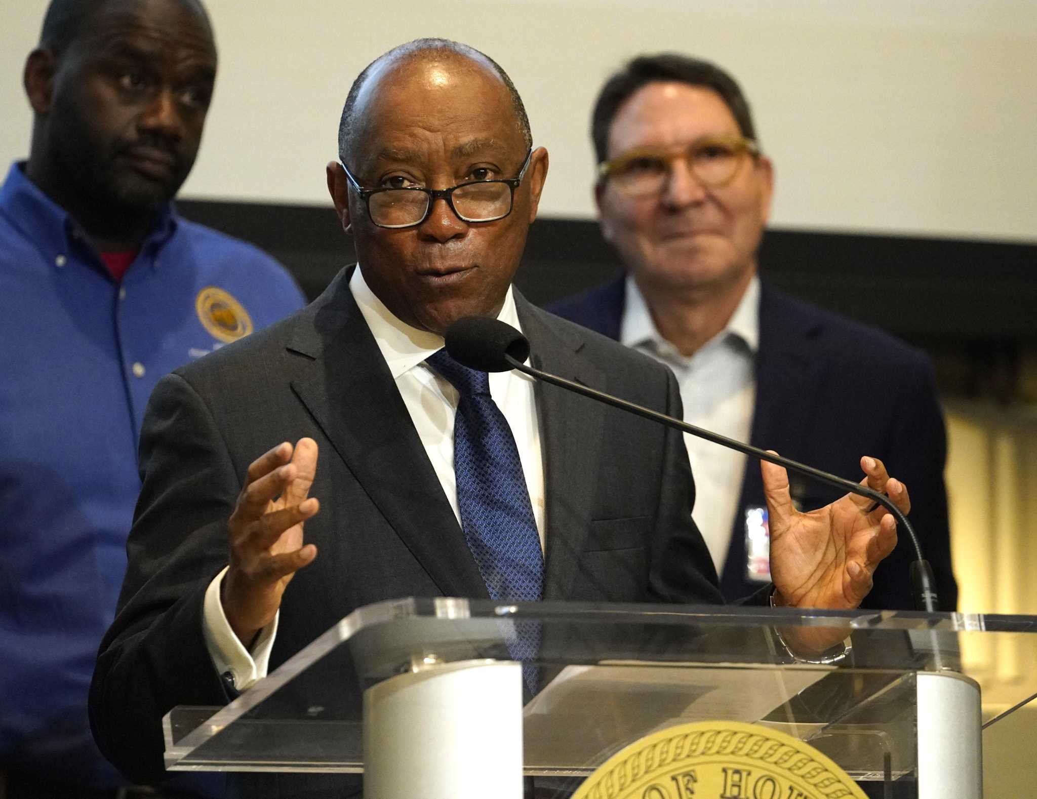 Turner calls emergency city council meeting to extend disaster declaration