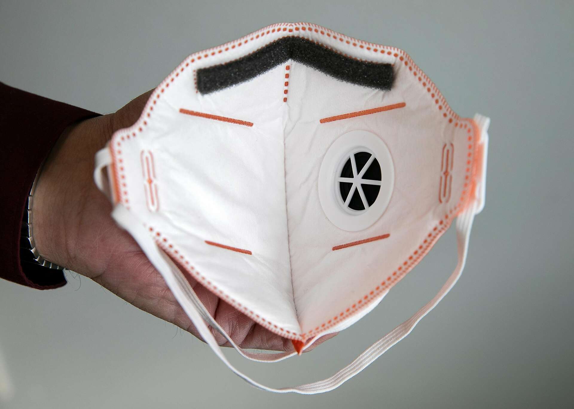 Coronavirus: Officials warn some N95 masks not effective against spread