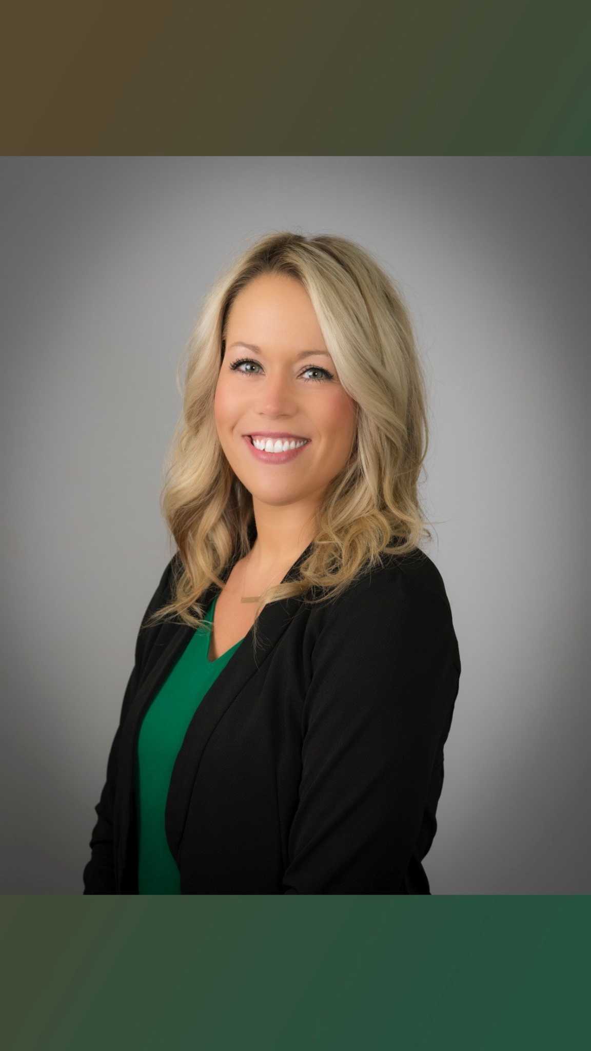 Kayley Lyons, DuPont