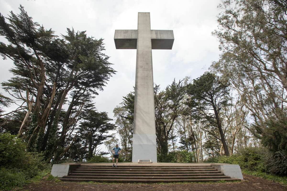A dramatic hike right in the middle of San Francisco