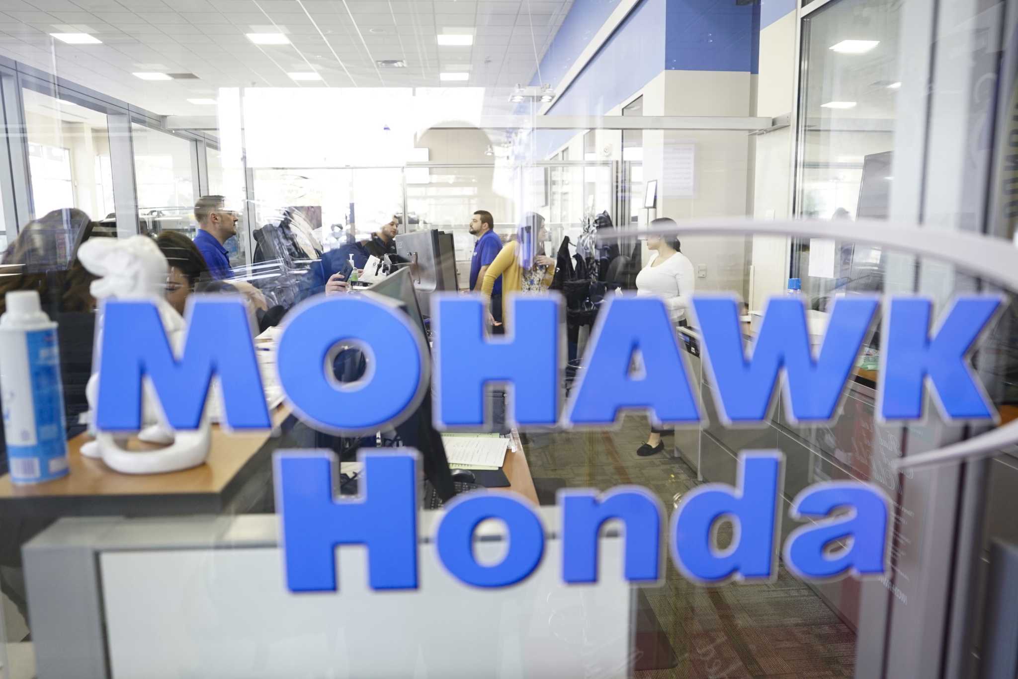 Mohawk Honda leading toy and book drive