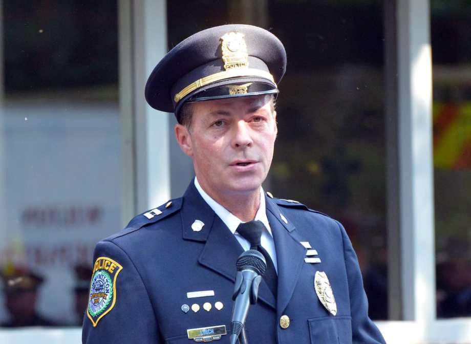 Wilton Police Chief John Lynch announces retirement