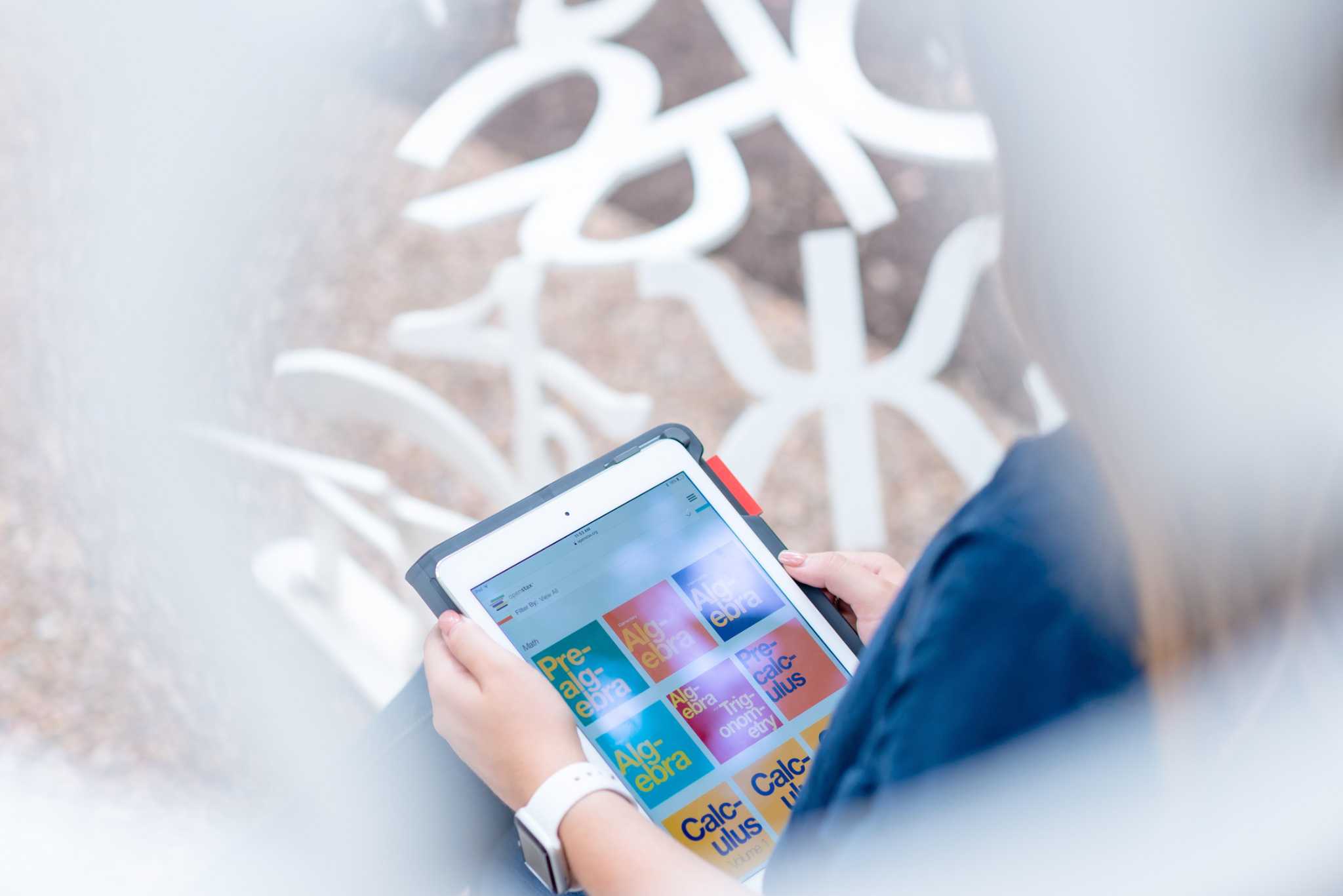 Texas launching digital textbook repository for college students