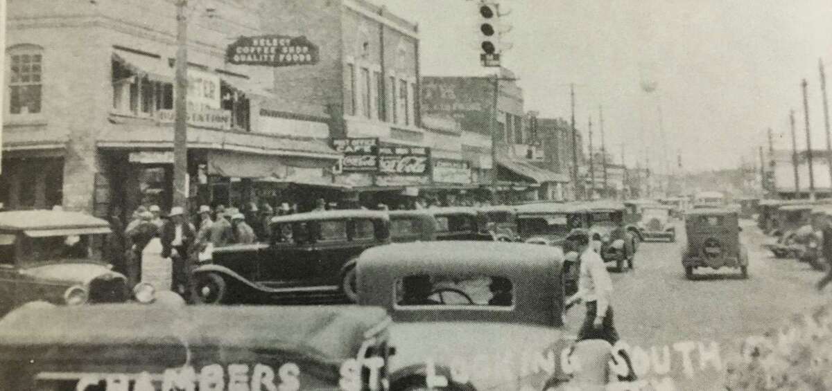 Conroe saw throngs of oil men flood its streets this week in 1932
