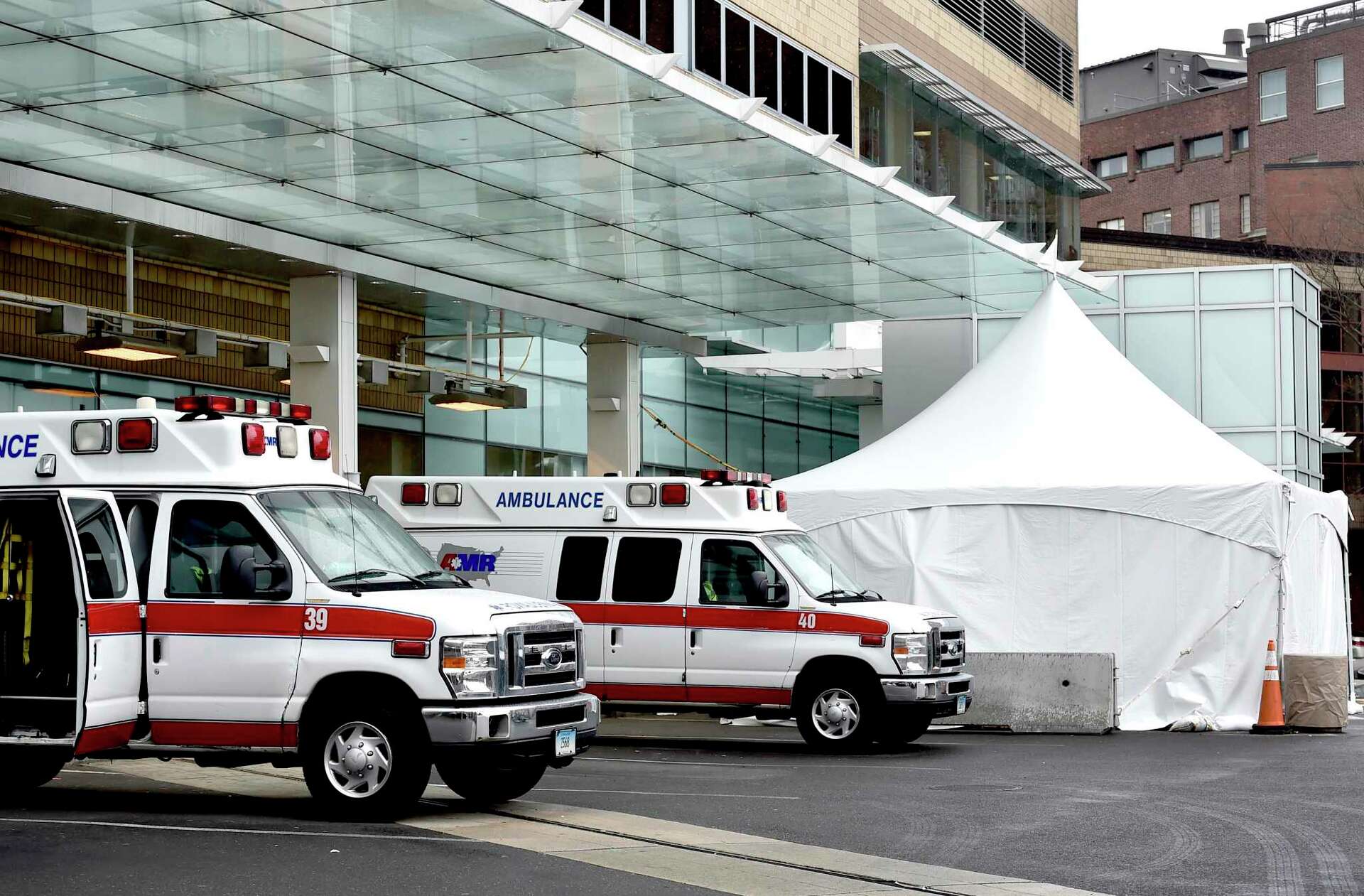 Doctor designs face mask, with plastic shield for extra protection