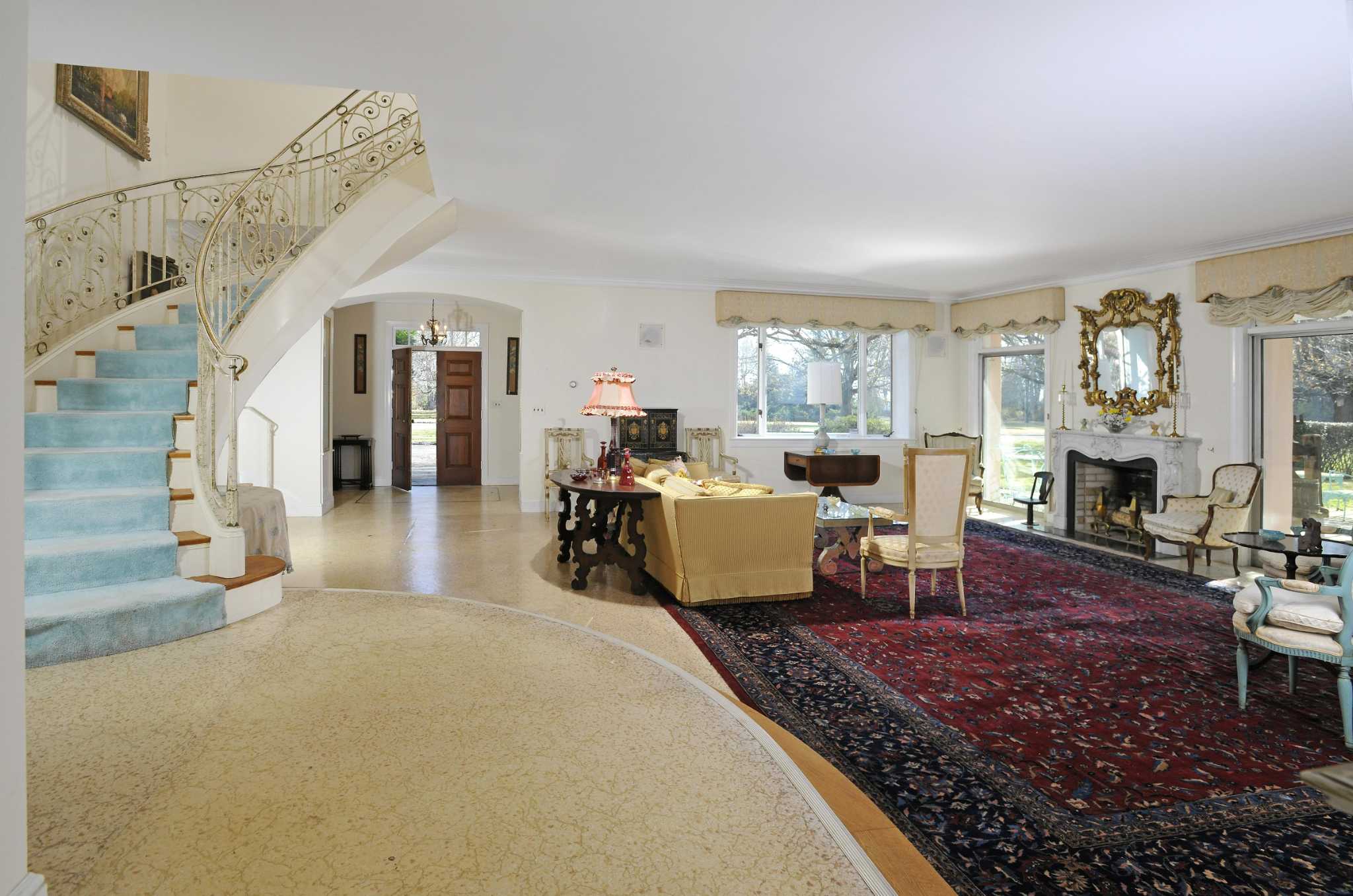 Homes reminiscent of European villas create a lifestyle uncommon to ...