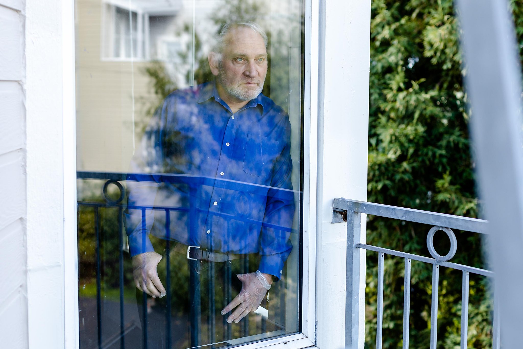 Airbnb, hosts struggle as travel plunges