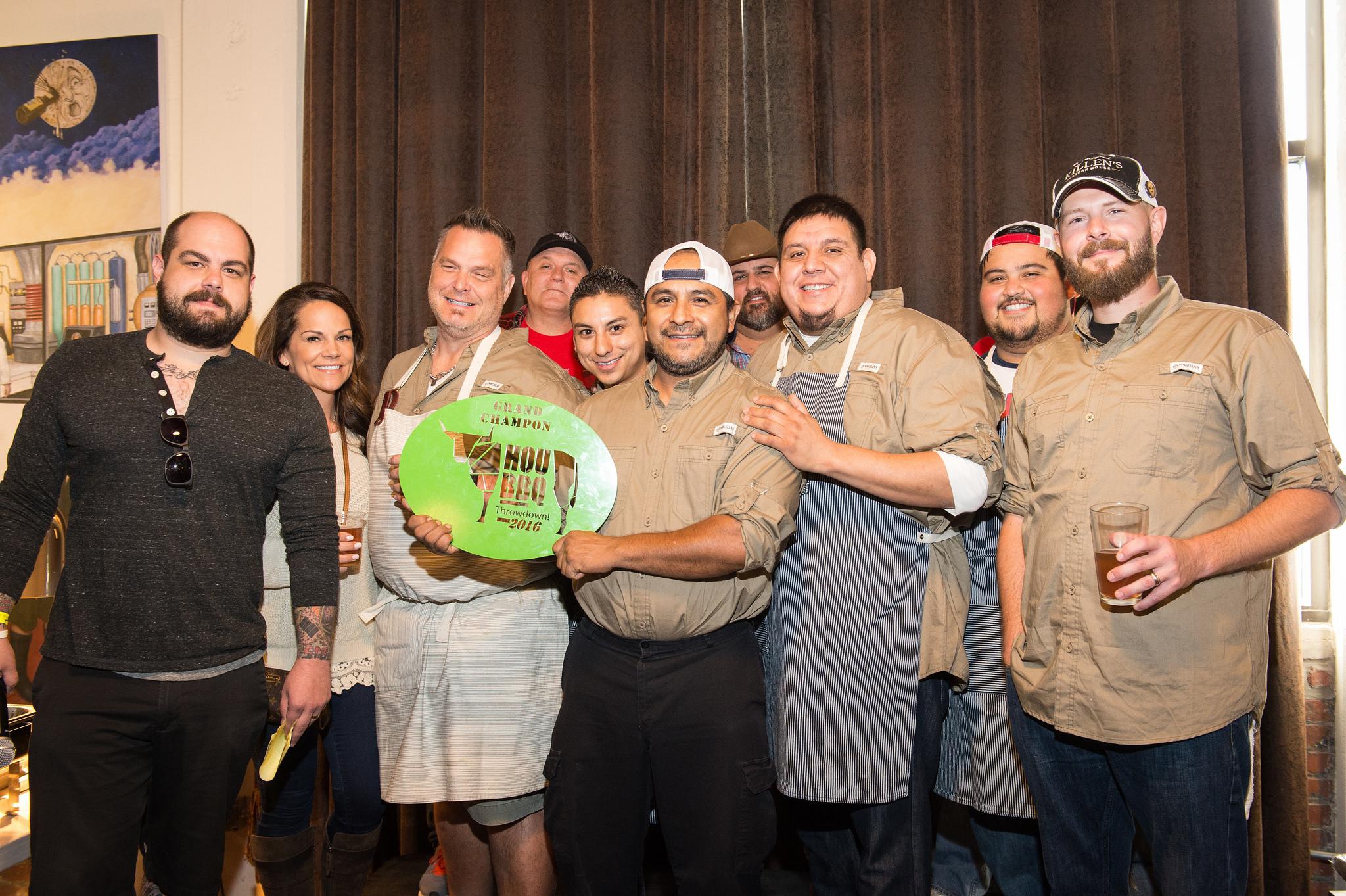 To make barbecue, it takes a team