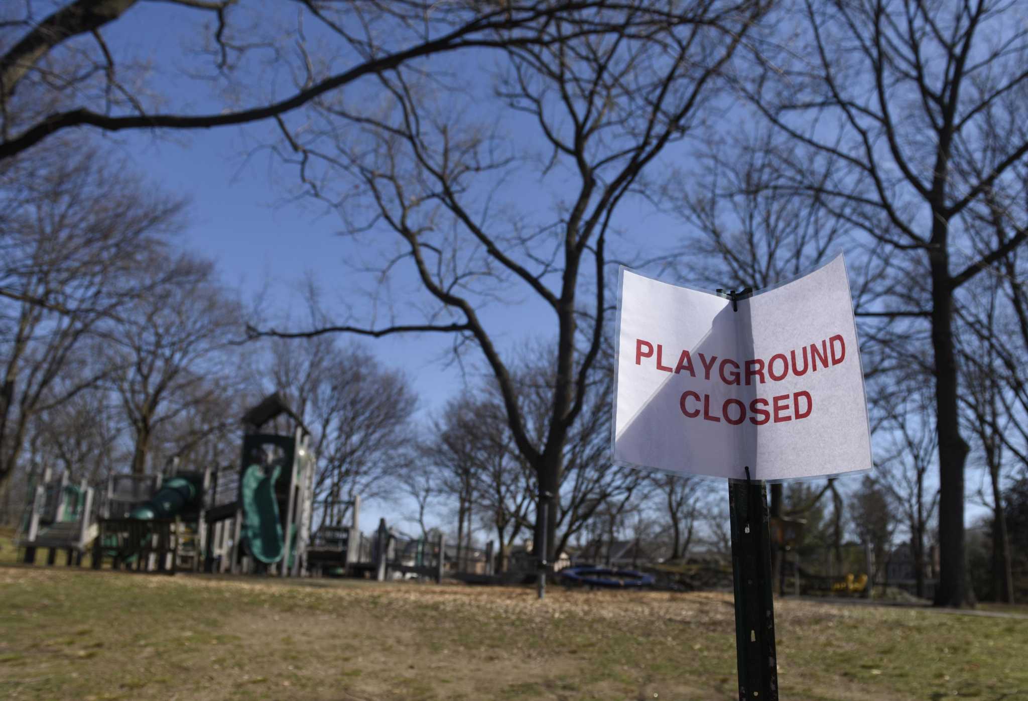 Police issue warnings to people entering Greenwich parks during ...