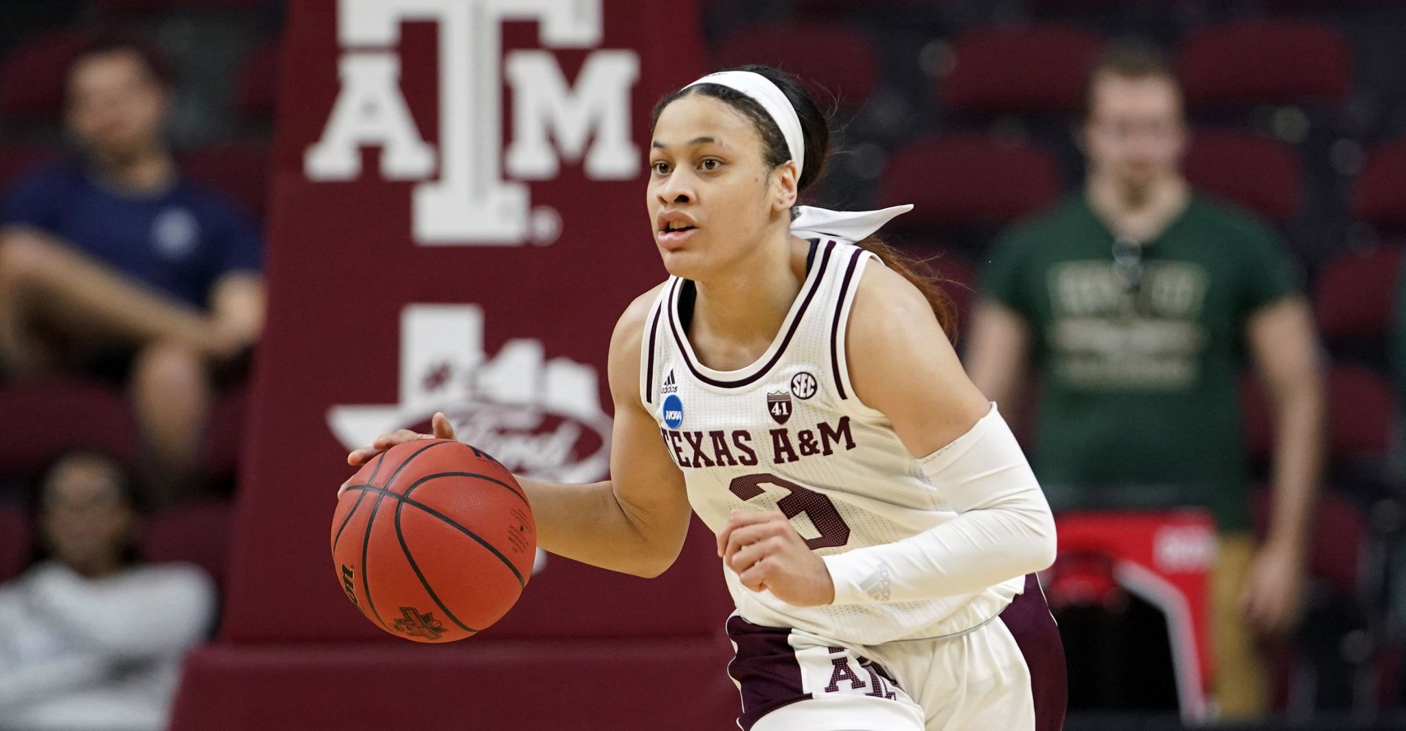 Aggies junior star Chennedy Carter declares for WNBA Draft