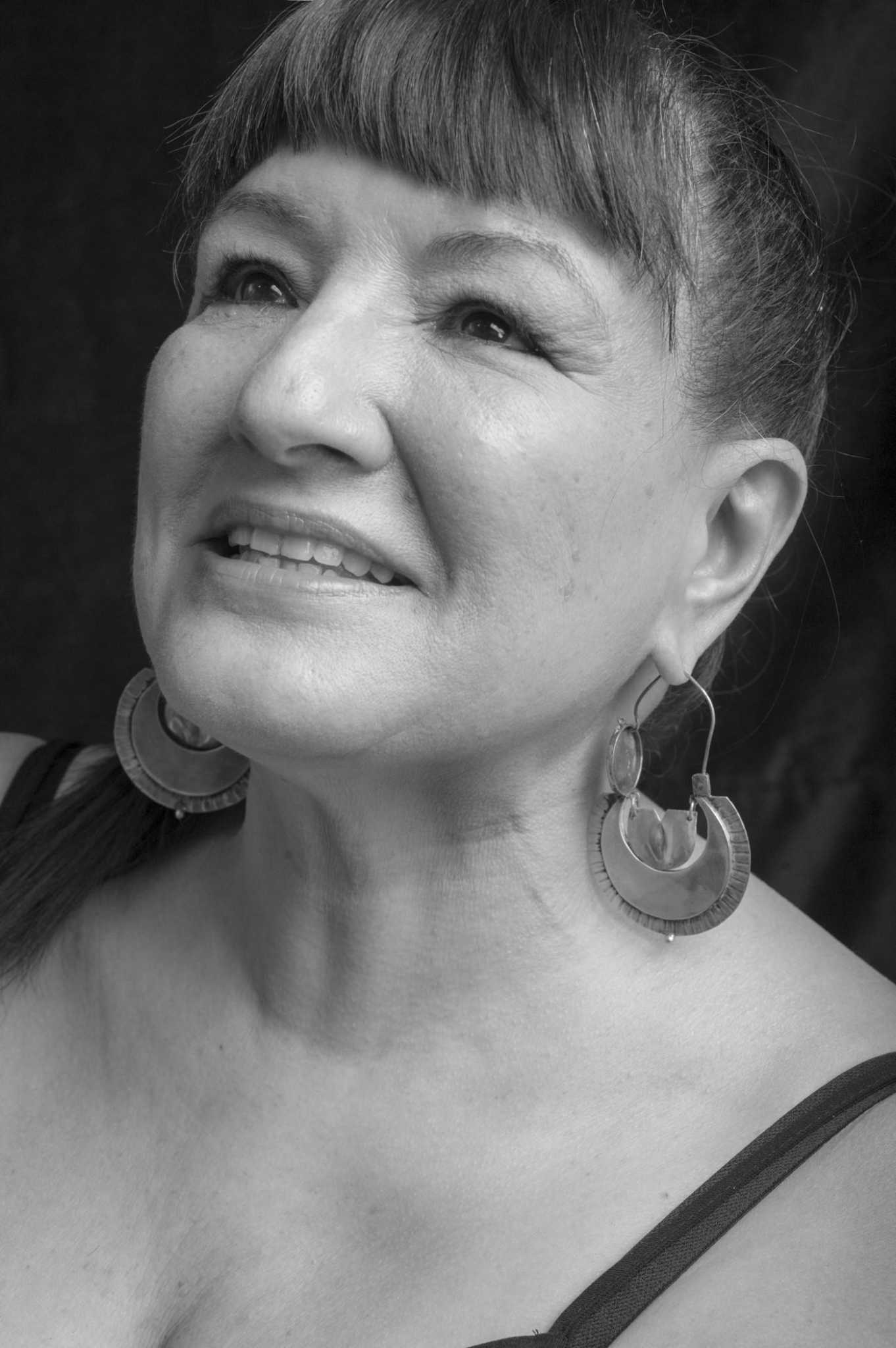 'La Sandra' receives her COVID-19 vaccine in San Antonio