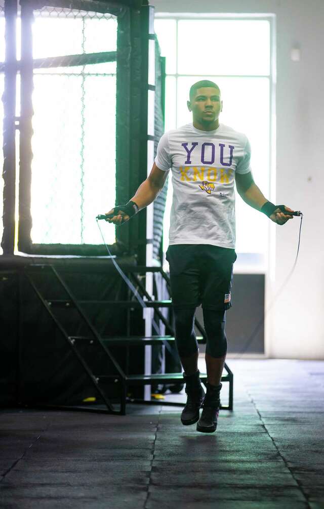 For Darius Fulghum, a balance of boxing and medical career in ...