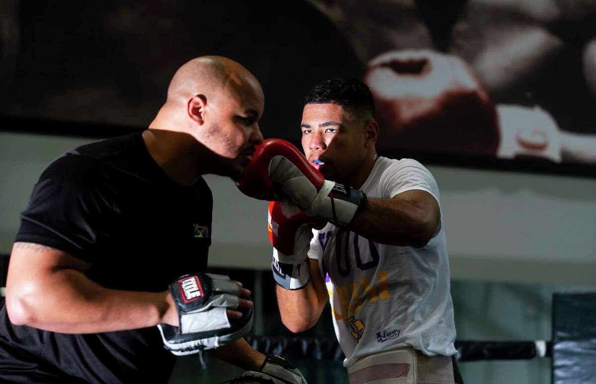 For Darius Fulghum, a balance of boxing and medical career in ...