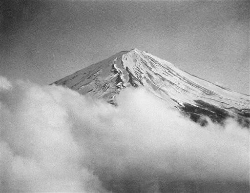 Today in history in photos (April 1)