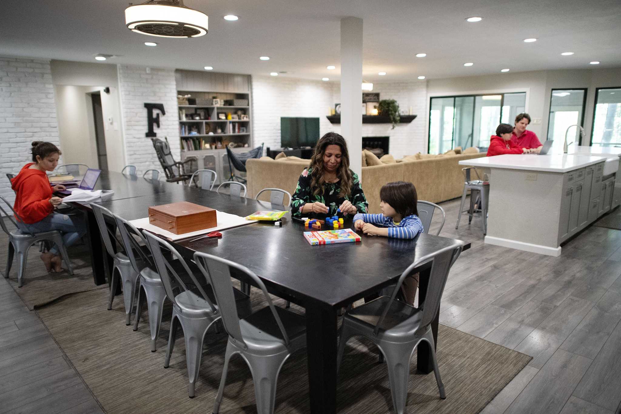 ‘Quarantine schooling’: Veteran homeschooling parents share advice for ...