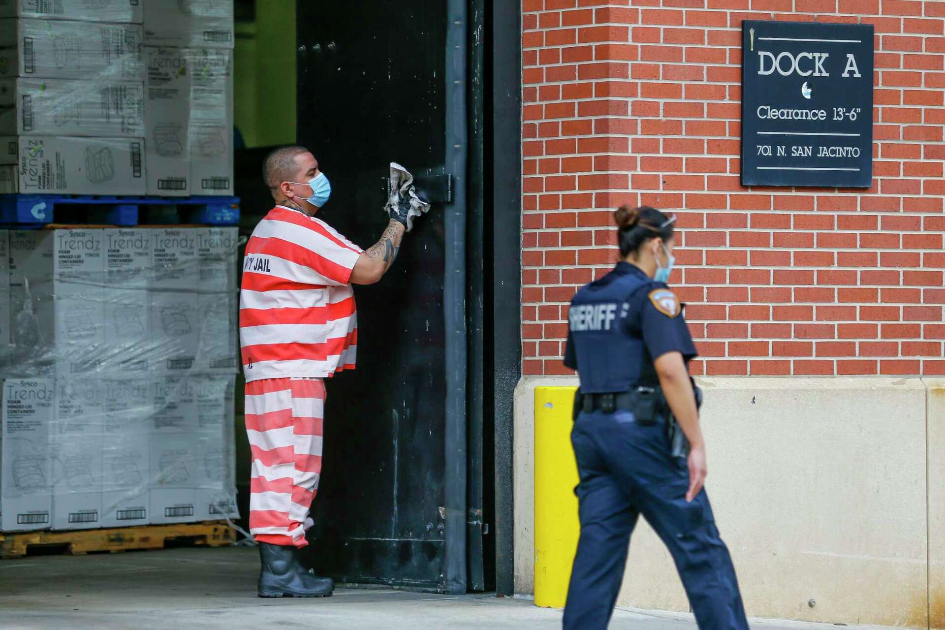 Judge voids Harris County order to release jail inmates to battle ...