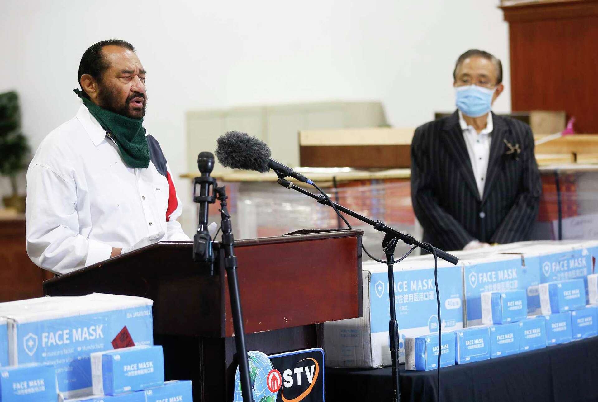 Houston effort to gather protective gear to fight virus gains 10,000 ...