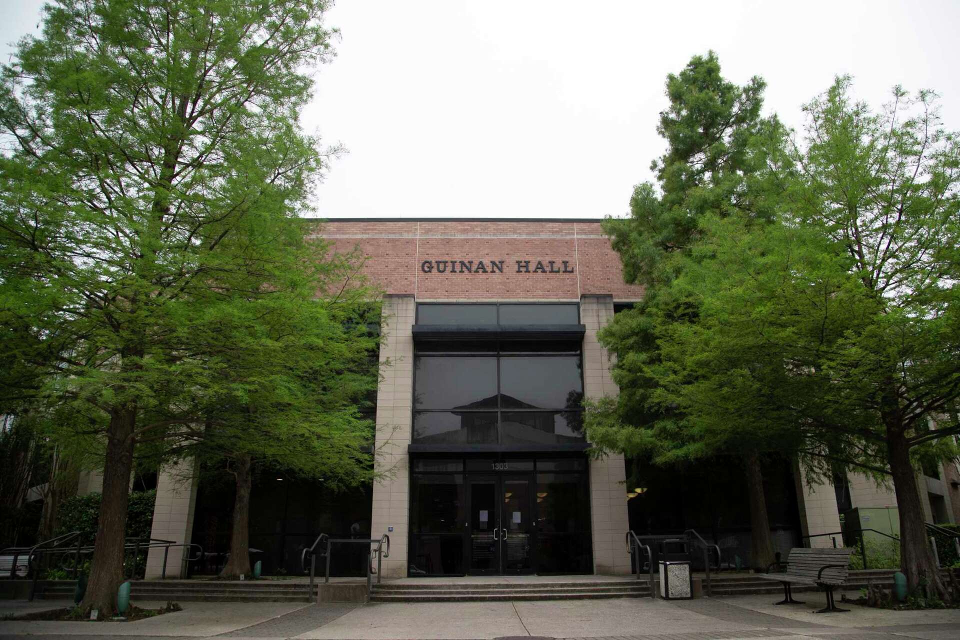 University of St. Thomas offers empty residence hall rooms to hospitals