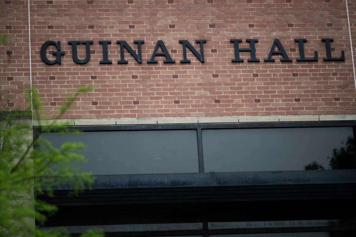 University of St. Thomas offers empty residence hall rooms to hospitals