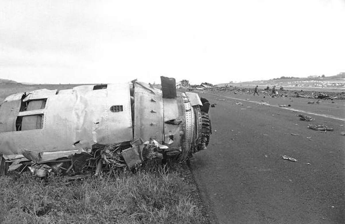 Today in history in photos (April 7)