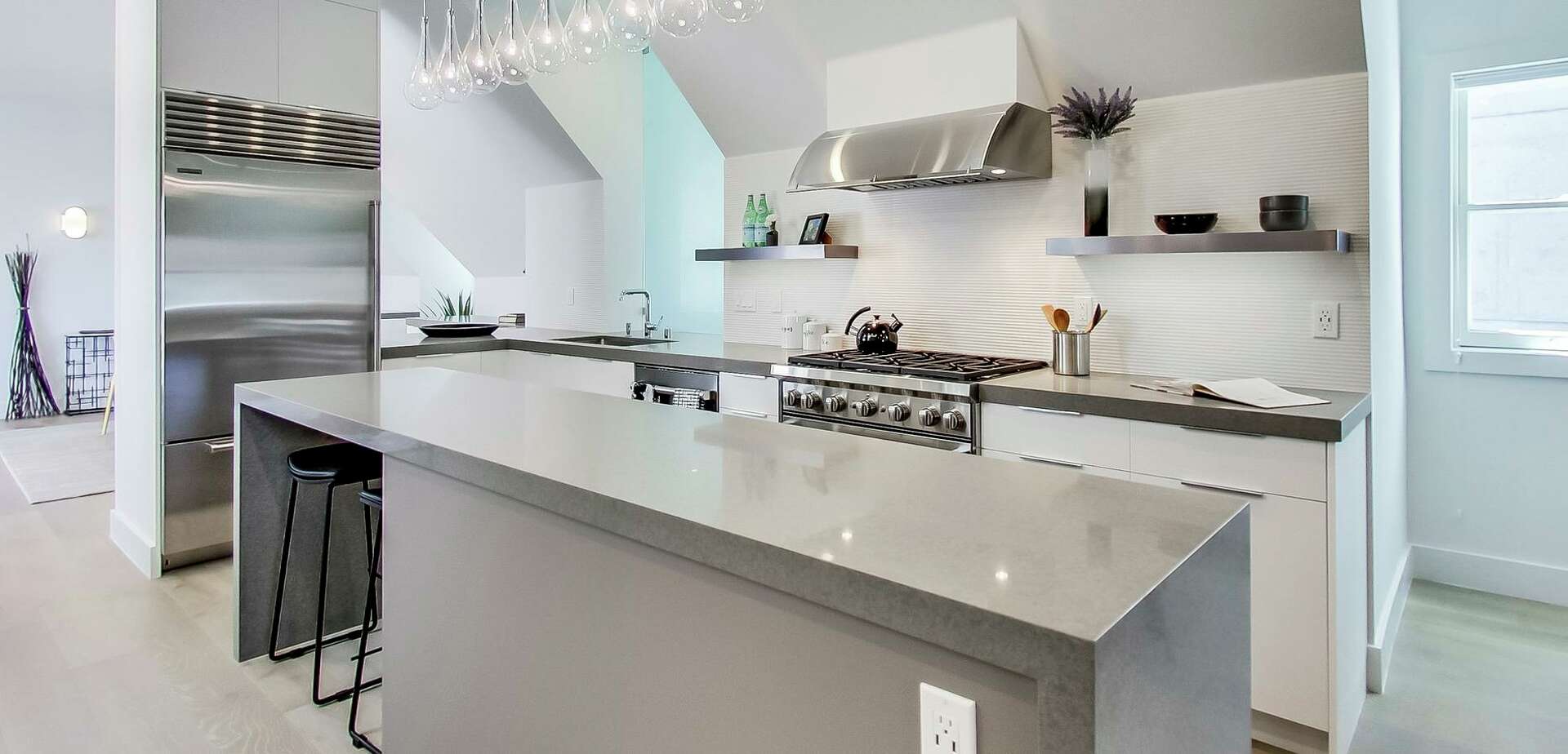 Designer Robin Randall offers an inspirational blend of new and old