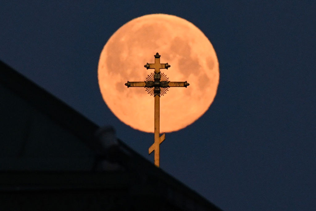 Here are the best pink supermoon photos from Houston and around the world