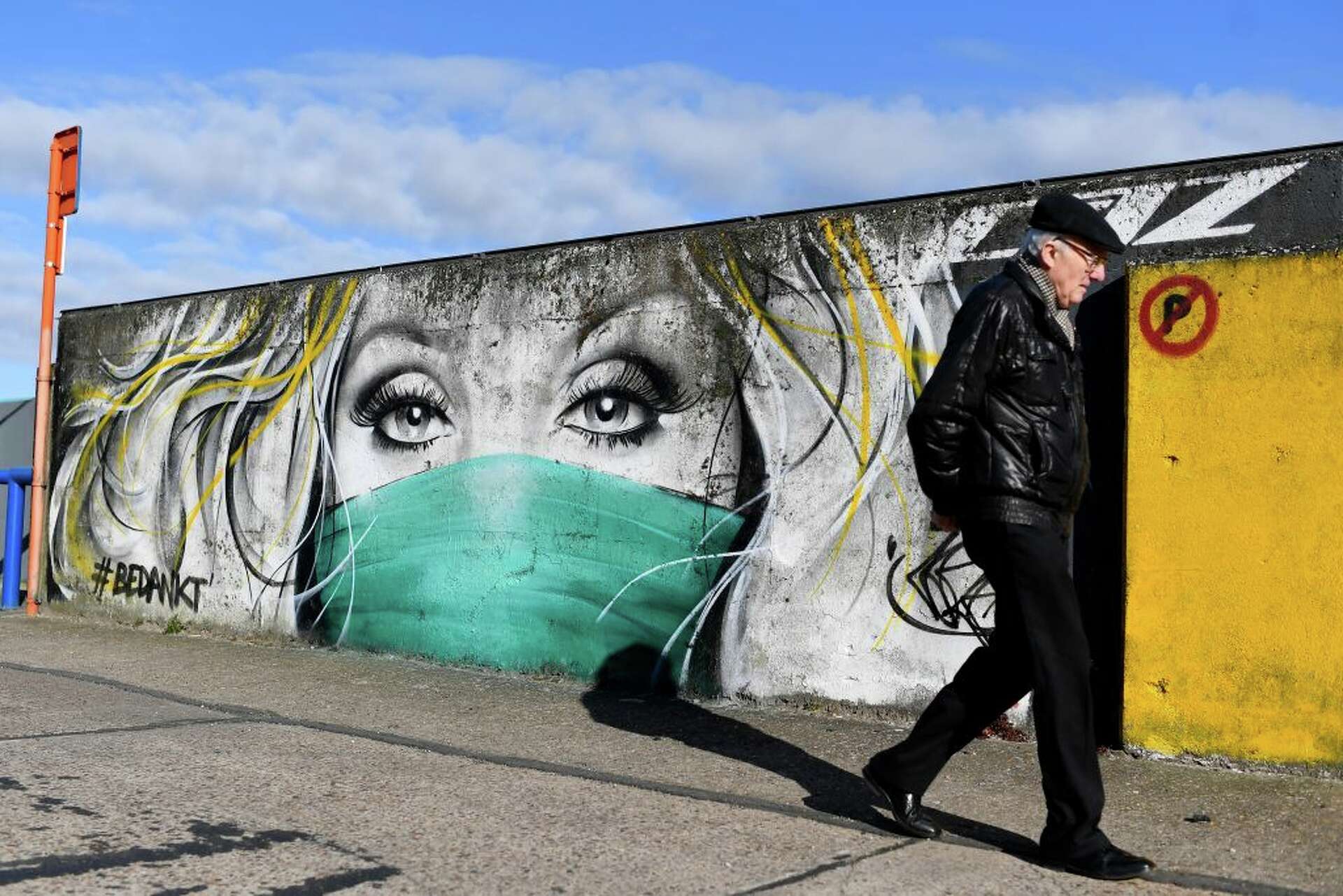 Street artists take on coronavirus with graffiti in Houston and beyond