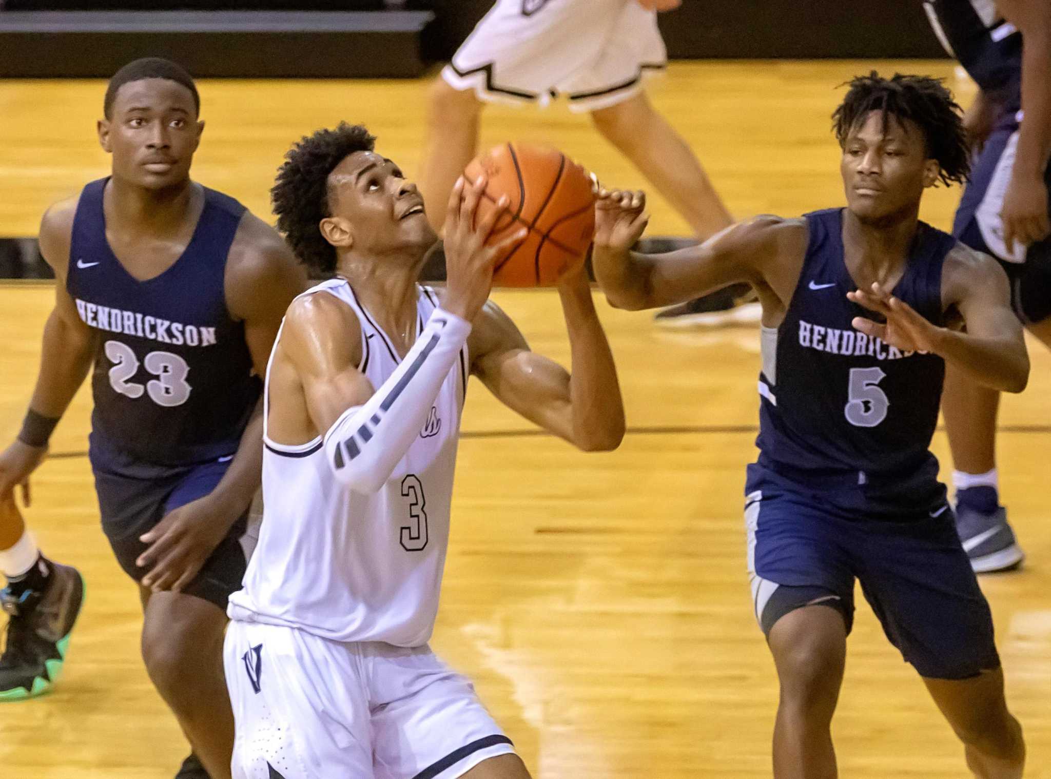 Coveted basketball recruit Greg Brown III commits to Texas