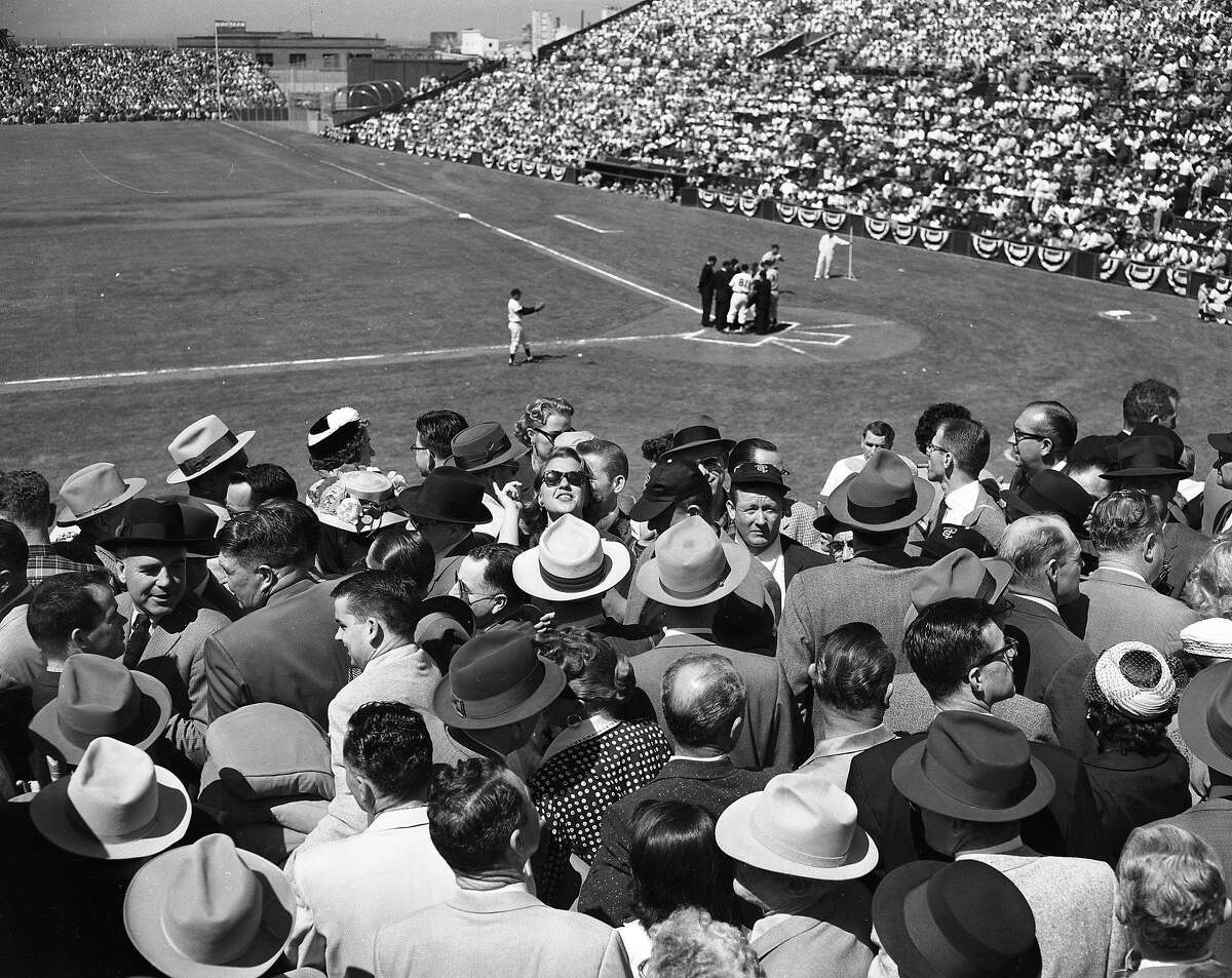 April 15, 1958: Giants blank Dodgers in first MLB game on West Coast