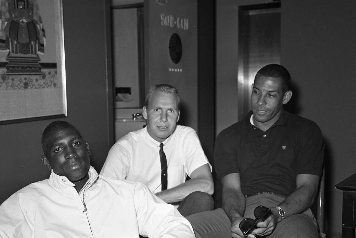 April 16, 1964: SF Warriors beat St. Louis Hawks to reach NBA Finals