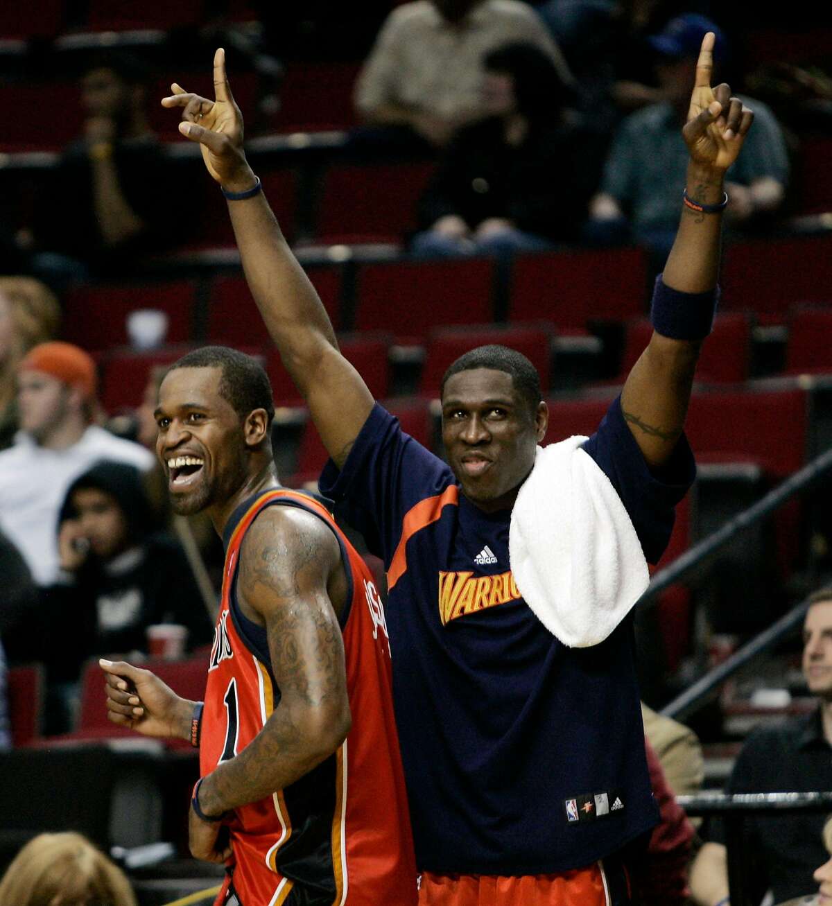 April 18, 2007: ‘We Believe’ Warriors rout Portland to reach playoffs