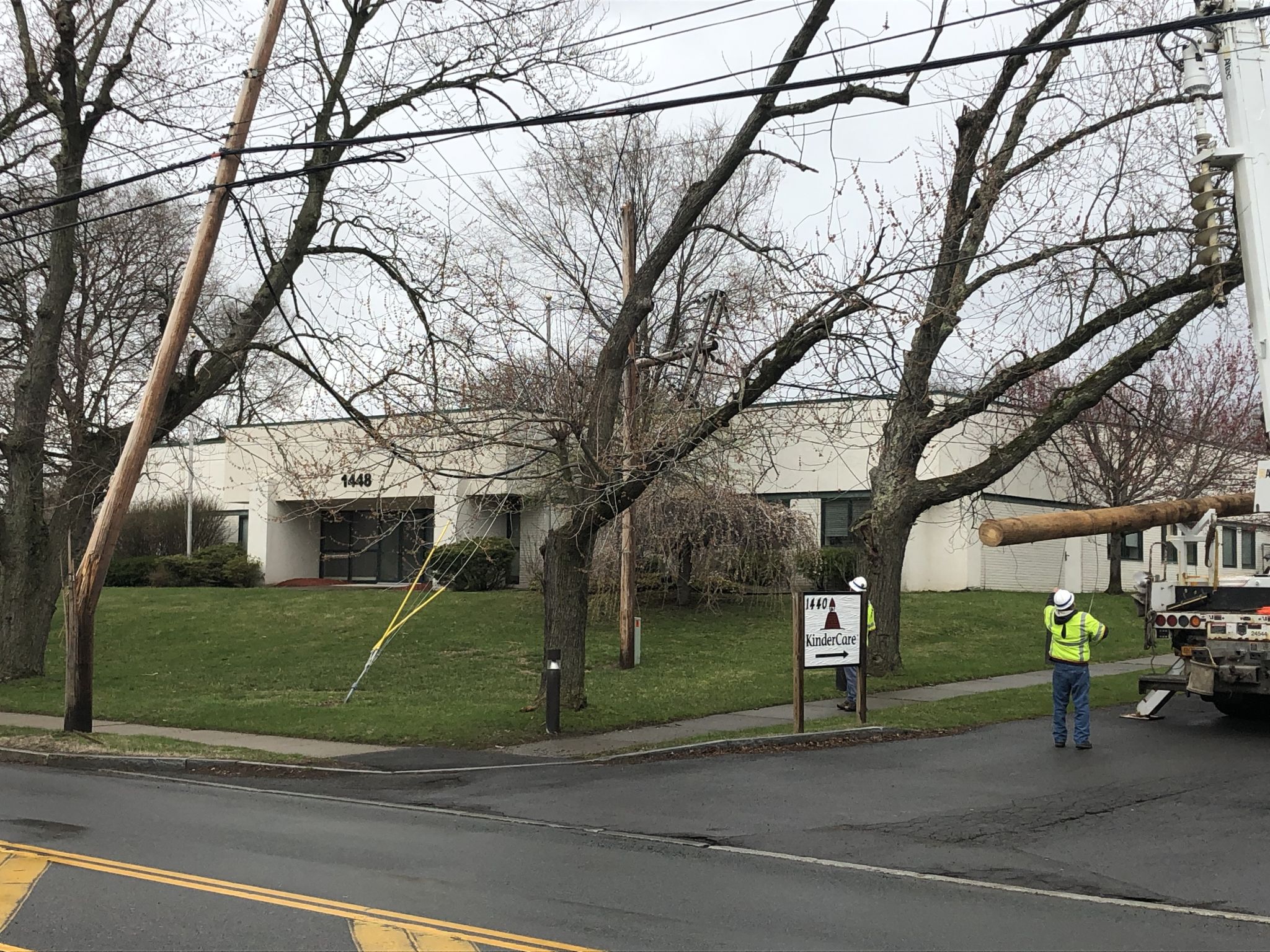 Snapped pole cuts National Grid service in Niskayuna