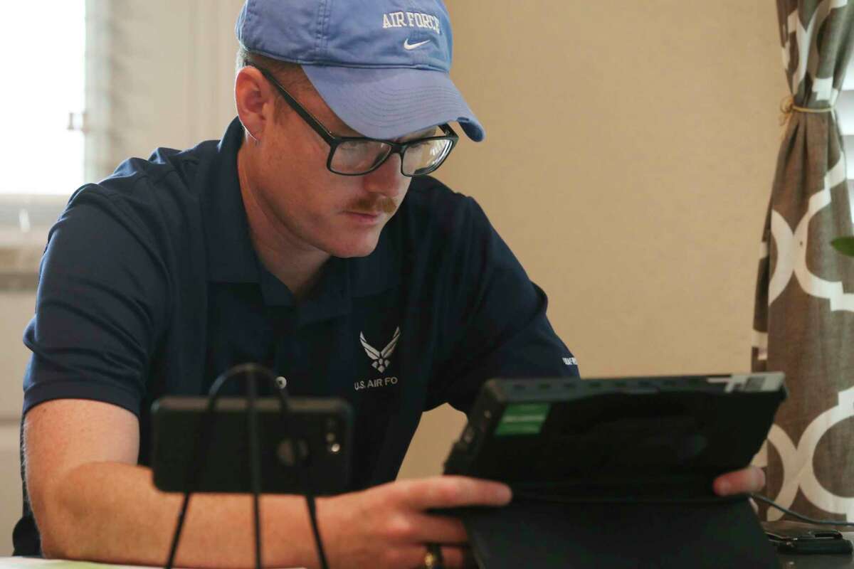 In age of coronavirus, Air Force recruiters in San Antonio and ...