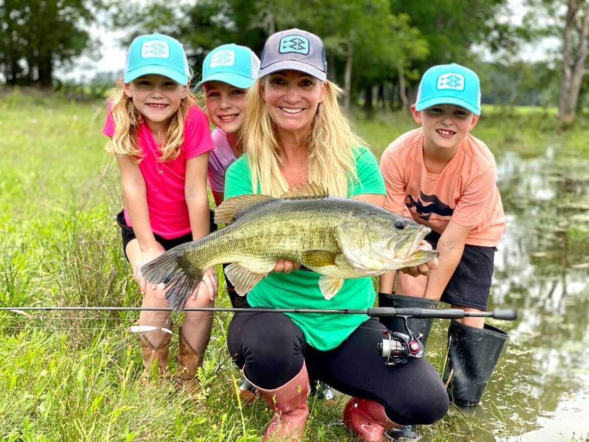 Houston angler Meredith McCord hooks 10-pound bass, possible record-breaker