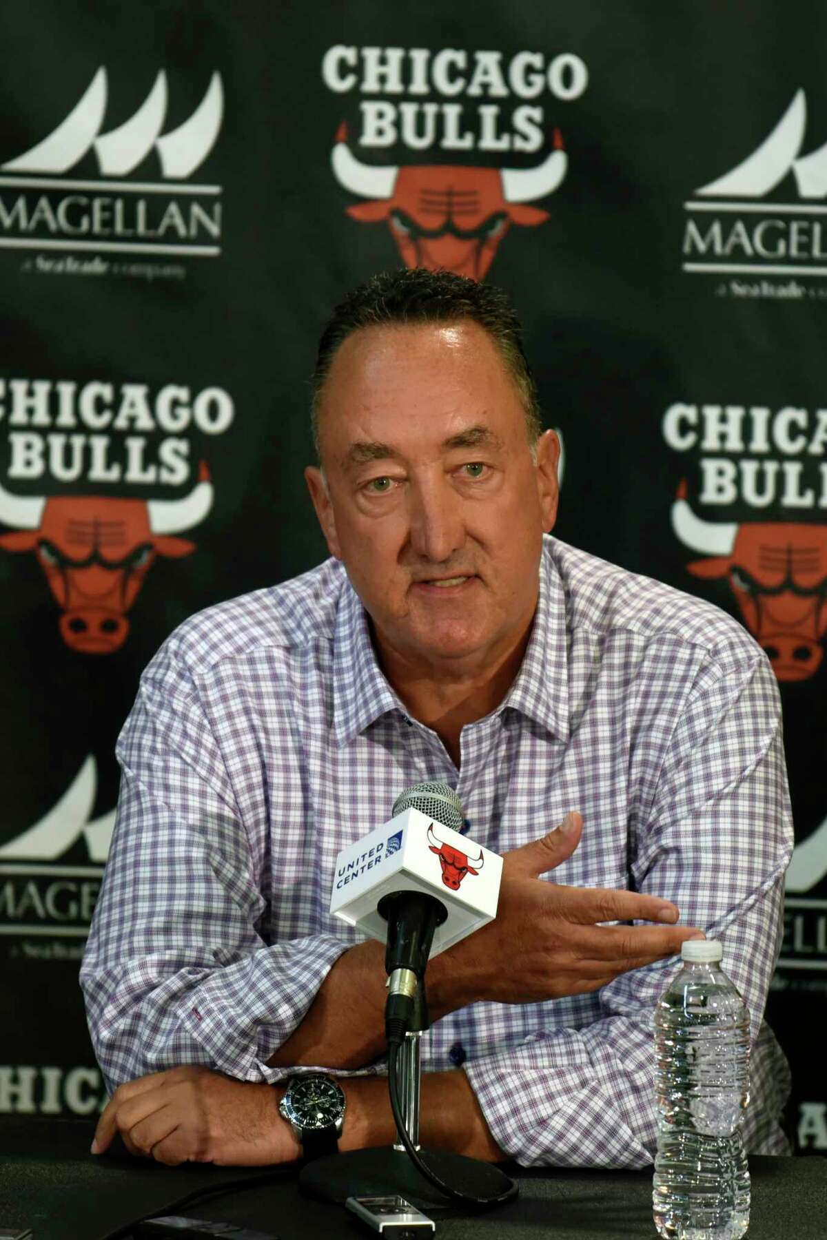 Bulls fire GM Forman, shake up front office