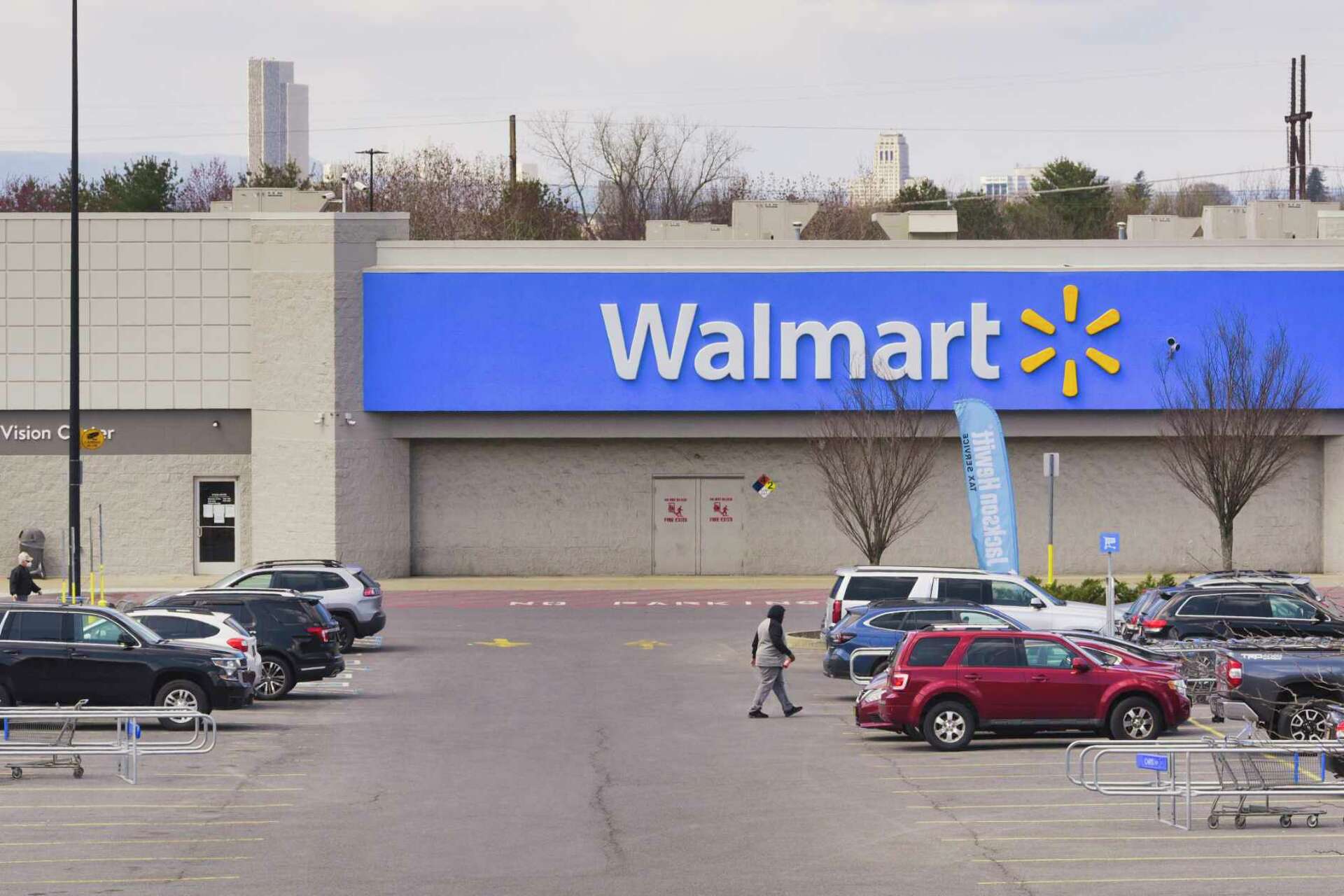 AG fines Walmart for shipping realistic guns across state