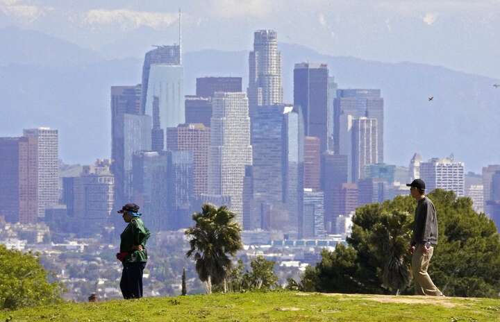 Photos of clear-skied Los Angeles are mind-blowing: Is the air really ...
